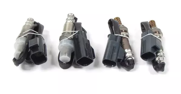 Land Rover Oxygen Sensors: Front And Rear O2 Sensors